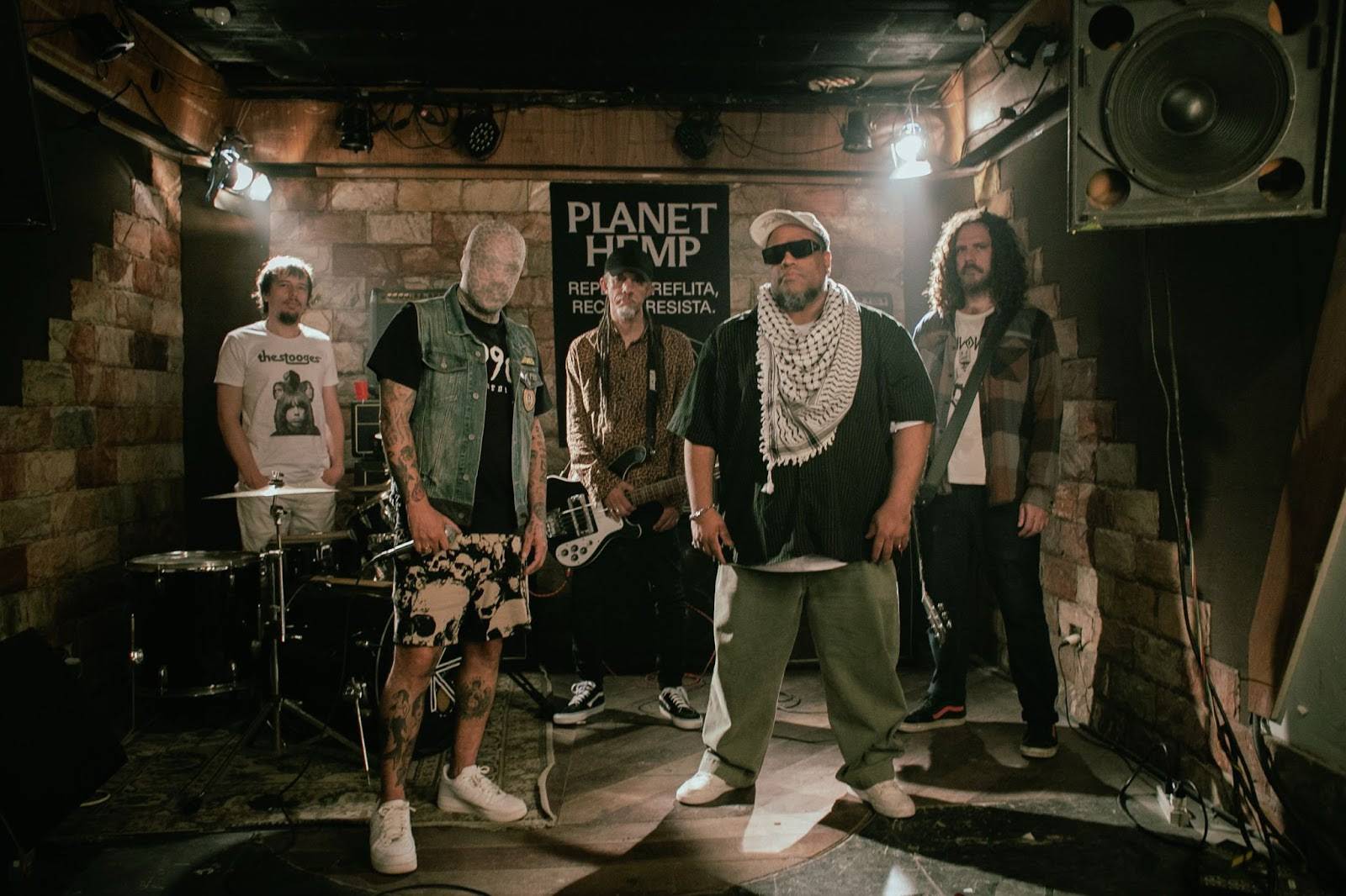 Planet Hemp apresenta em videoclipe a energia combativa da faixa “Taca ...